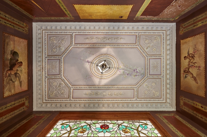 Can Font: a unique modernist style building