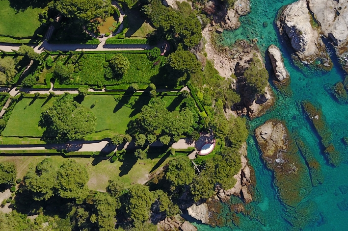 Visita los Jardines de Santa Clotilde en primavera